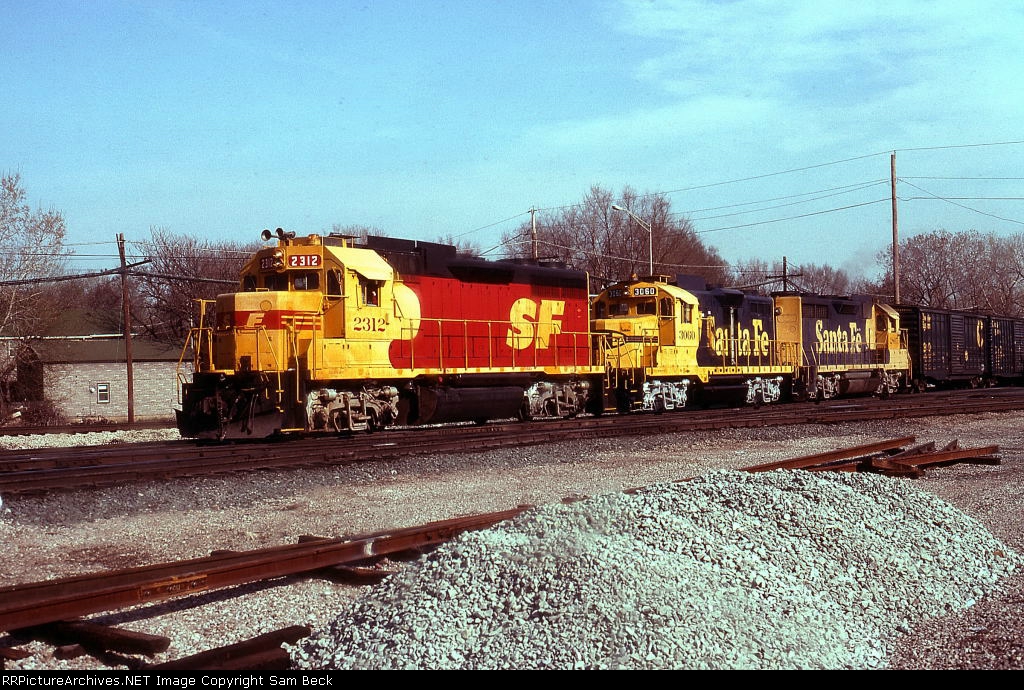 ATSF 2312, 3060, and 2807